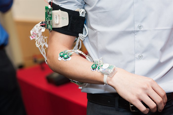 Wearable Tech Translates Sign Language Into Text – ConnSENSE Report